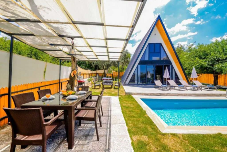 Modern A-Frame with Private Pool - defve